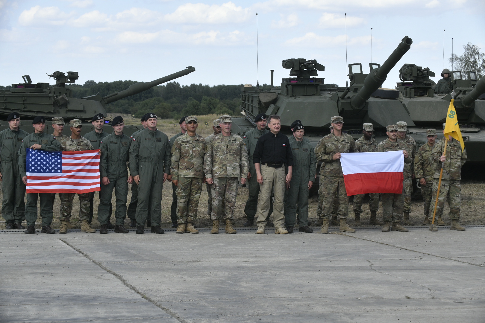 Akademia w Biedrusku ruszyła. Szef MON: czołgi Abrams są ...